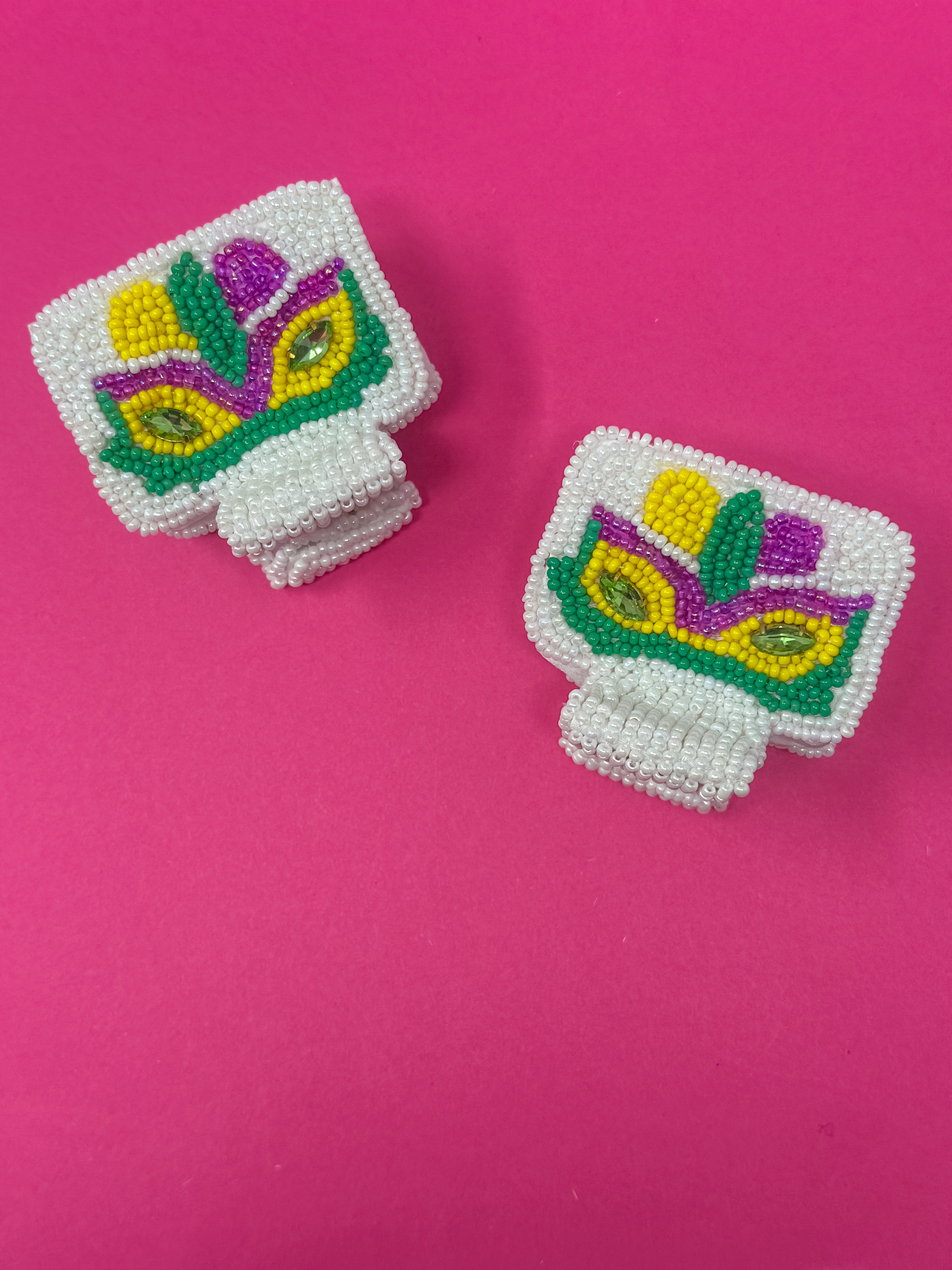Mardi Gras Seed Bead Claw Clip - Mask – Golden Lily